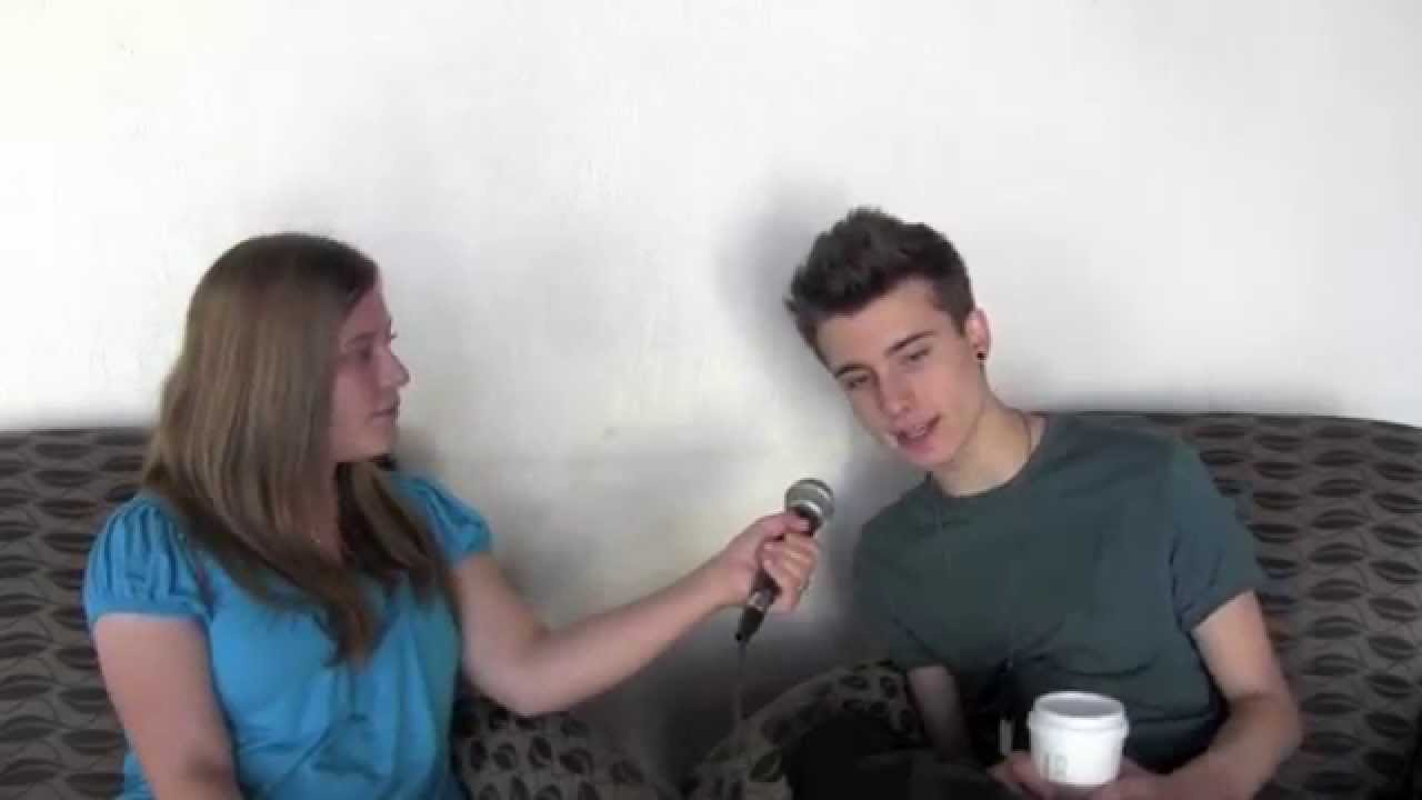 Chris Collins aka WeeklyChris Interview at Cyberstar LA - YouTube