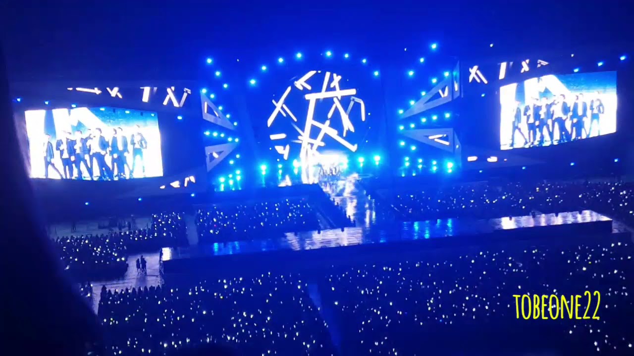 Wanna One Premiere Showcase In Seoul - YouTube