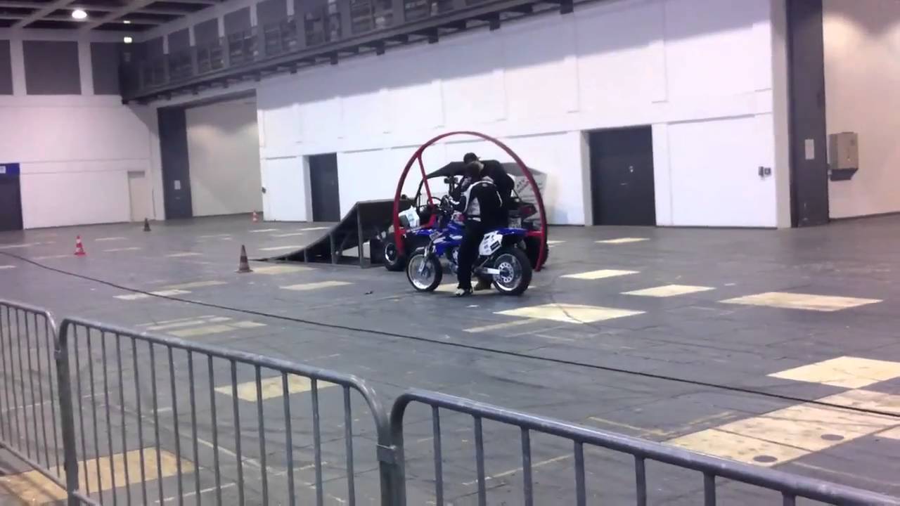 Mike Auffenberg - Dirk Manderbach - Kevin Carmichael BMT 2011 Stunt ...