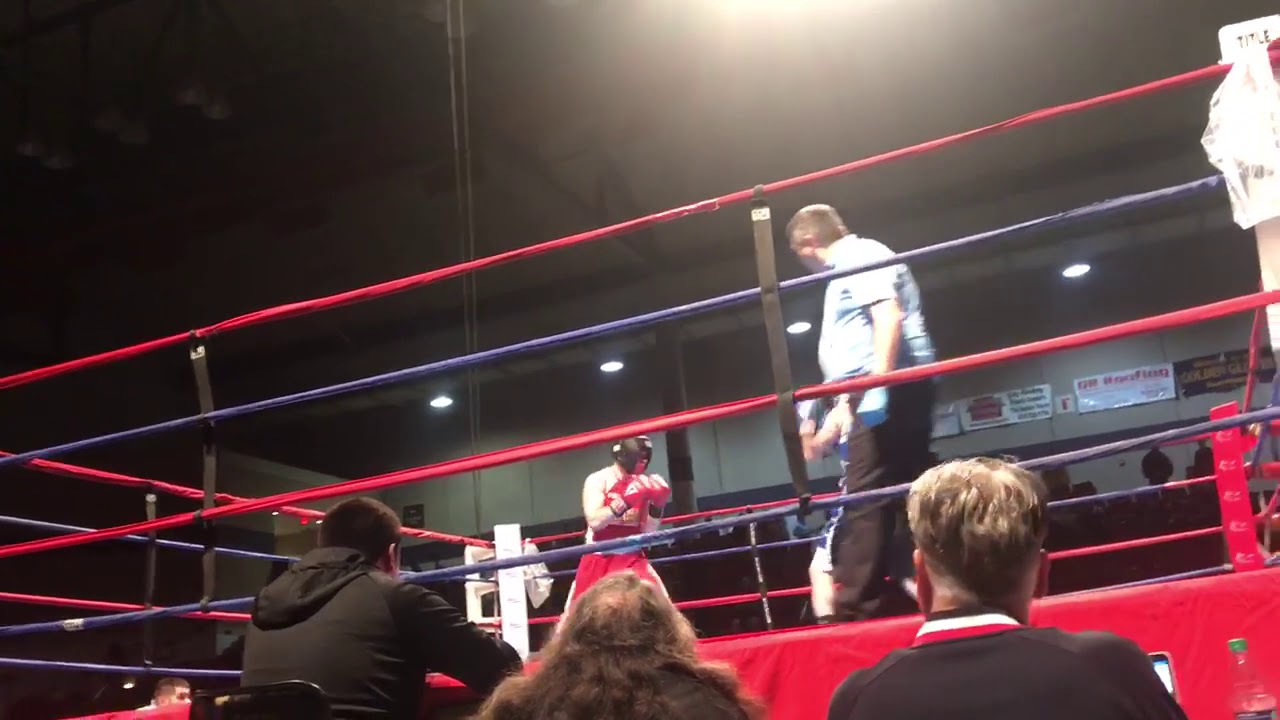 Golden gloves Fort Worth, Marcus Simmons 165lb - YouTube