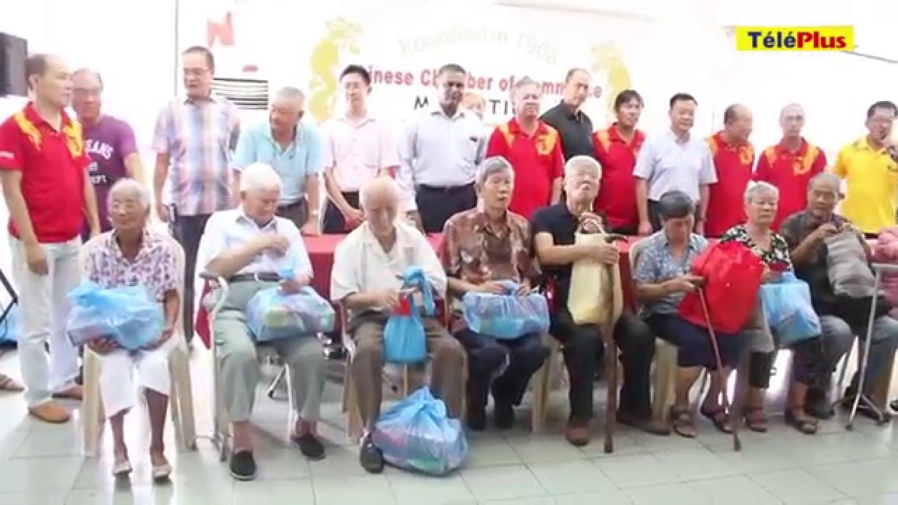 Fête du printemps : Distribution de Foong Pao - YouTube