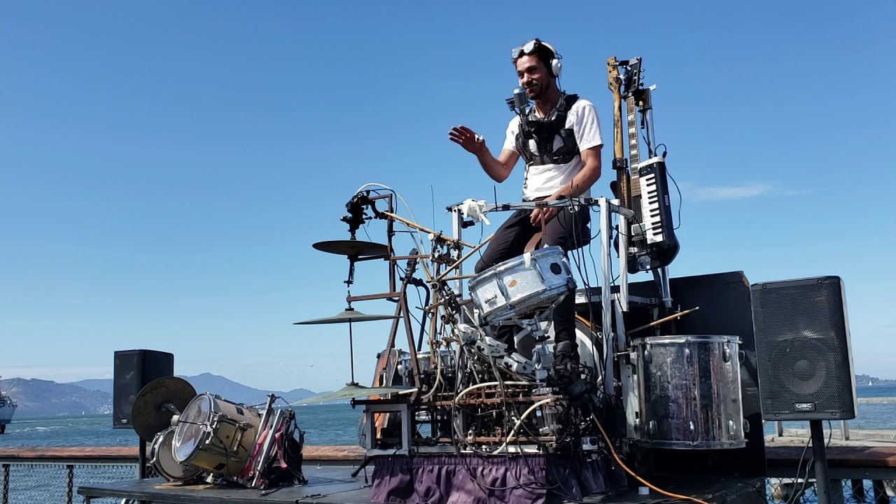 One man band - YouTube