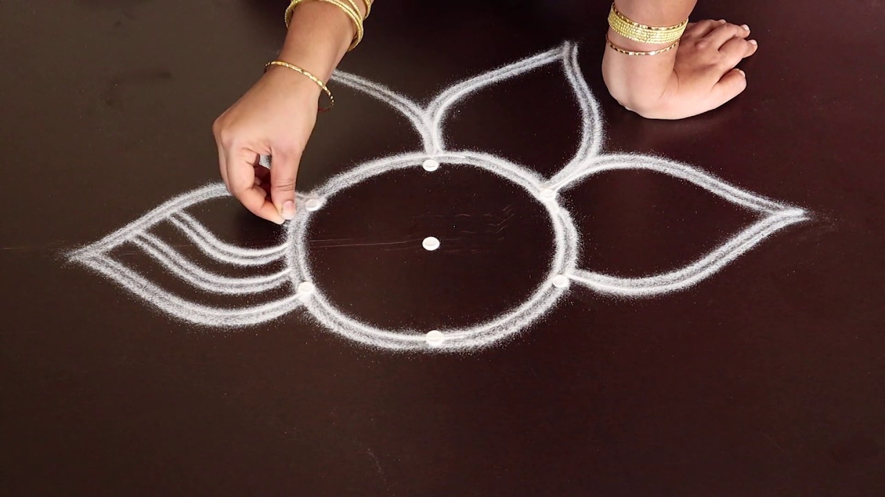 Easy And Beautiful Rangoli Design For Deepavali | Pandaga Muggu ...