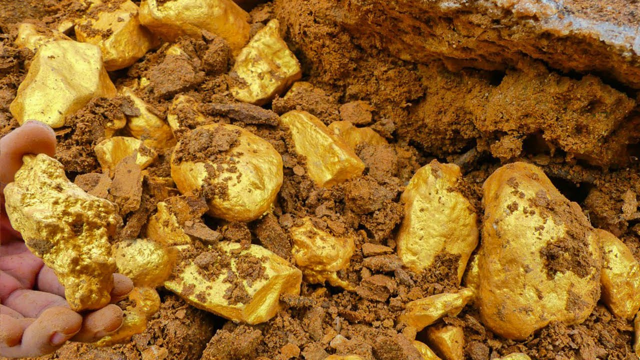 Amazing! We found a lot of Huge Nuggets of Gold Treasure at the ...