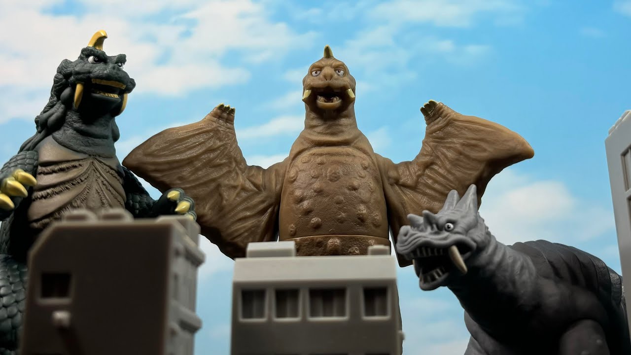 Bandai Ultra Monster Series Gomess, Peguila, and Pagos Review - YouTube