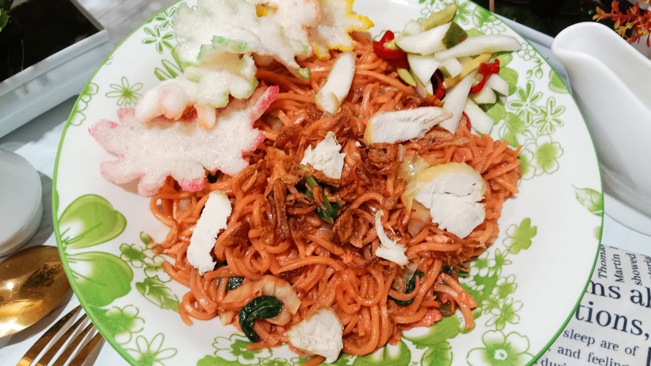 Bakmi merah ini lebih enak dari yang biasa, lebih sedap, segar & ada ...