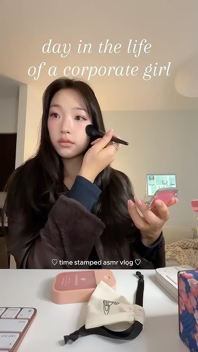 day in the life of a corporate girl 🎄💻 come to work with me! #workvlog #dayinthelife #officelife ...