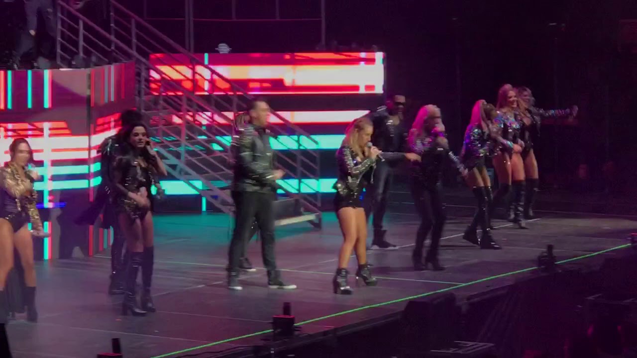 Fey ft OV7, JNS, Calo, Iran Castillo, The Sacados , Litzy- Muevelo 90s ...