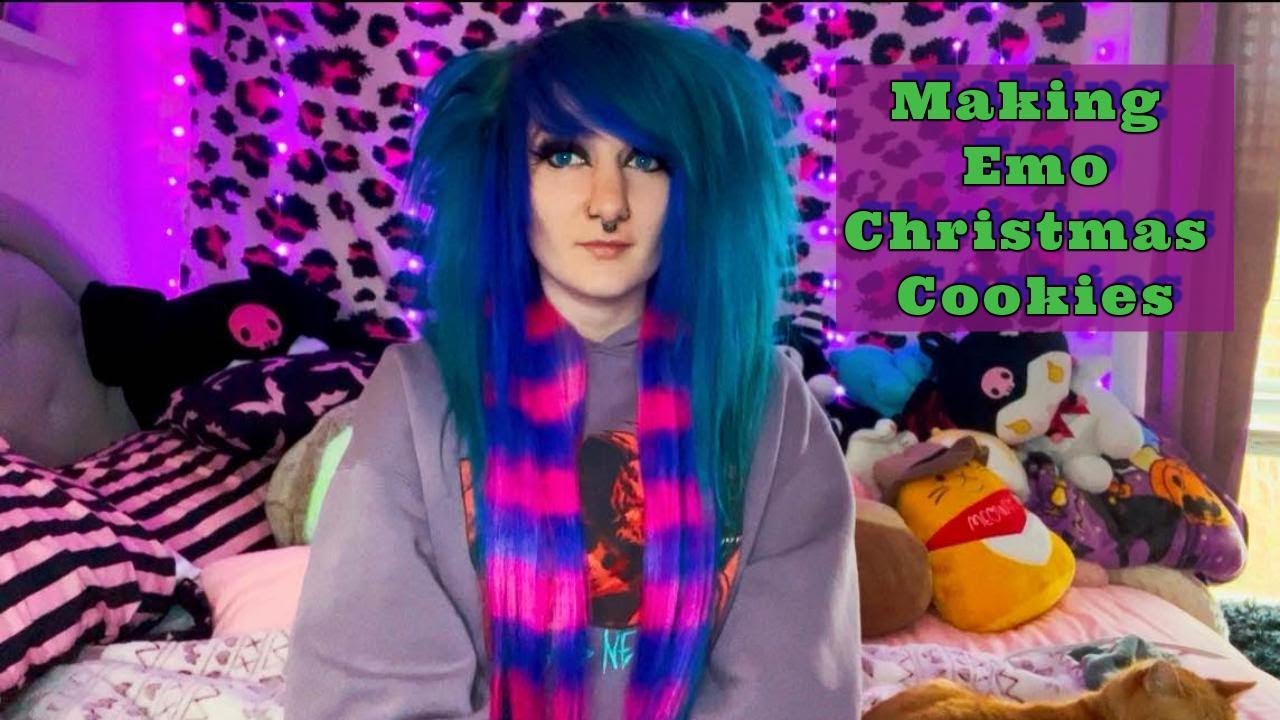 Making Emo Christmas Cookies - YouTube