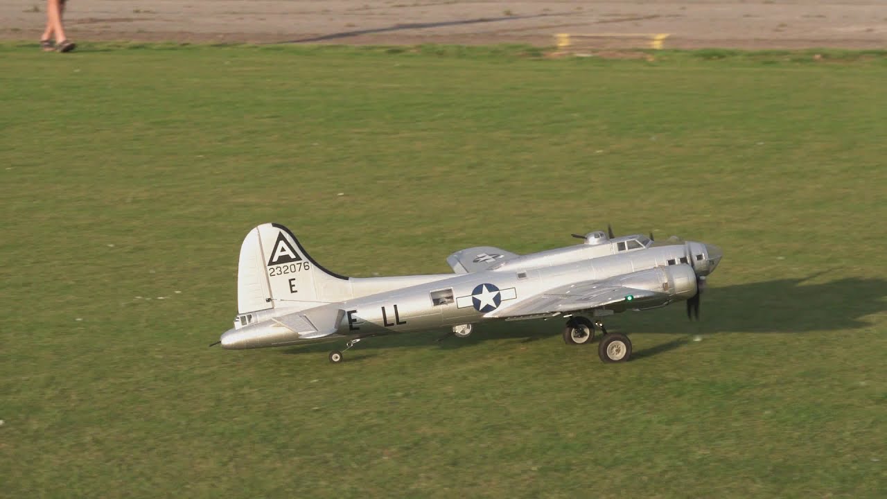 B17 RC Plane at Strubby - YouTube