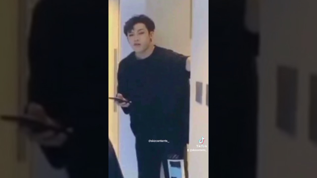 Felix stole chan's phone #straykids #felix #bangchan #shorts - YouTube