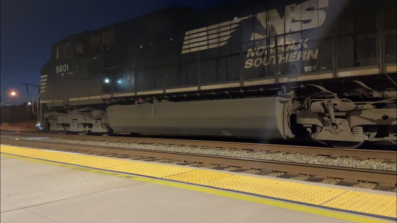 NS D9-40CW 9801 Idle - YouTube