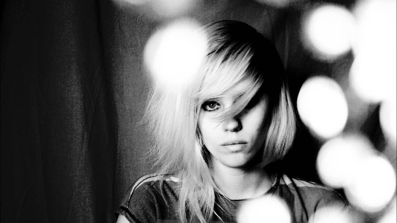 Axel Thesleff - Can't Explain - YouTube