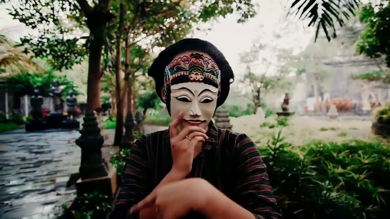 Prewedding Lumajang - Kumato Studio - YouTube