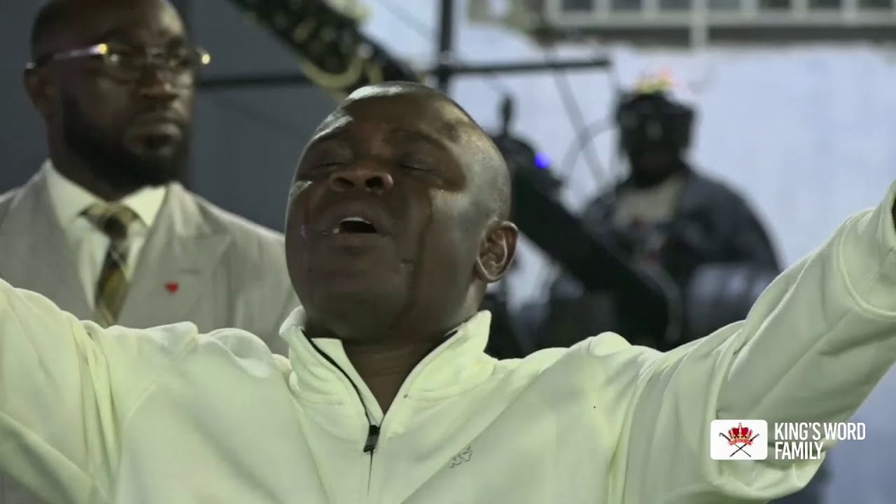 Powerful Worship that make Prophet Samuel Larbi - Gyimah by YVONNE MENZ ...