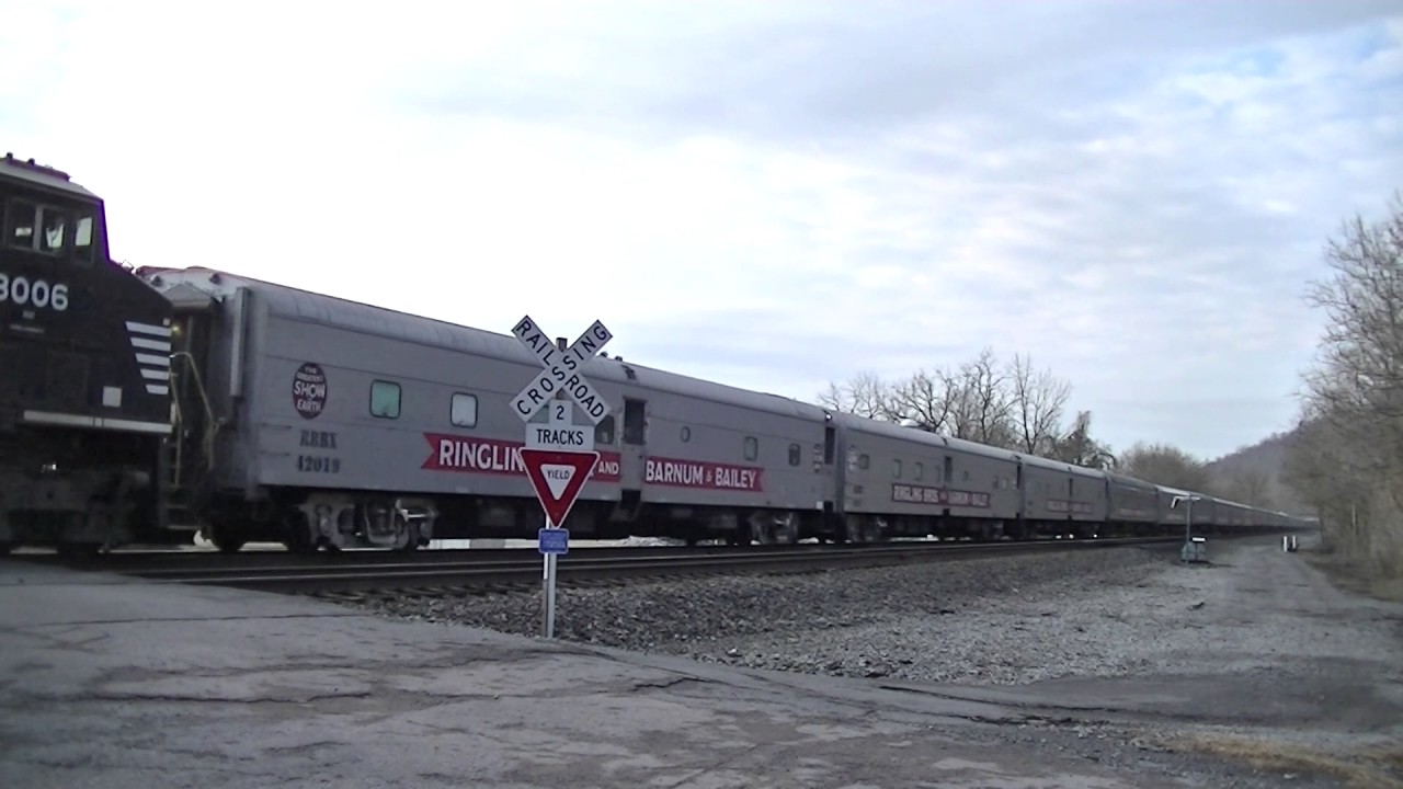 Final RBBB Circus Train (Red Unit) at Elliston, VA - YouTube
