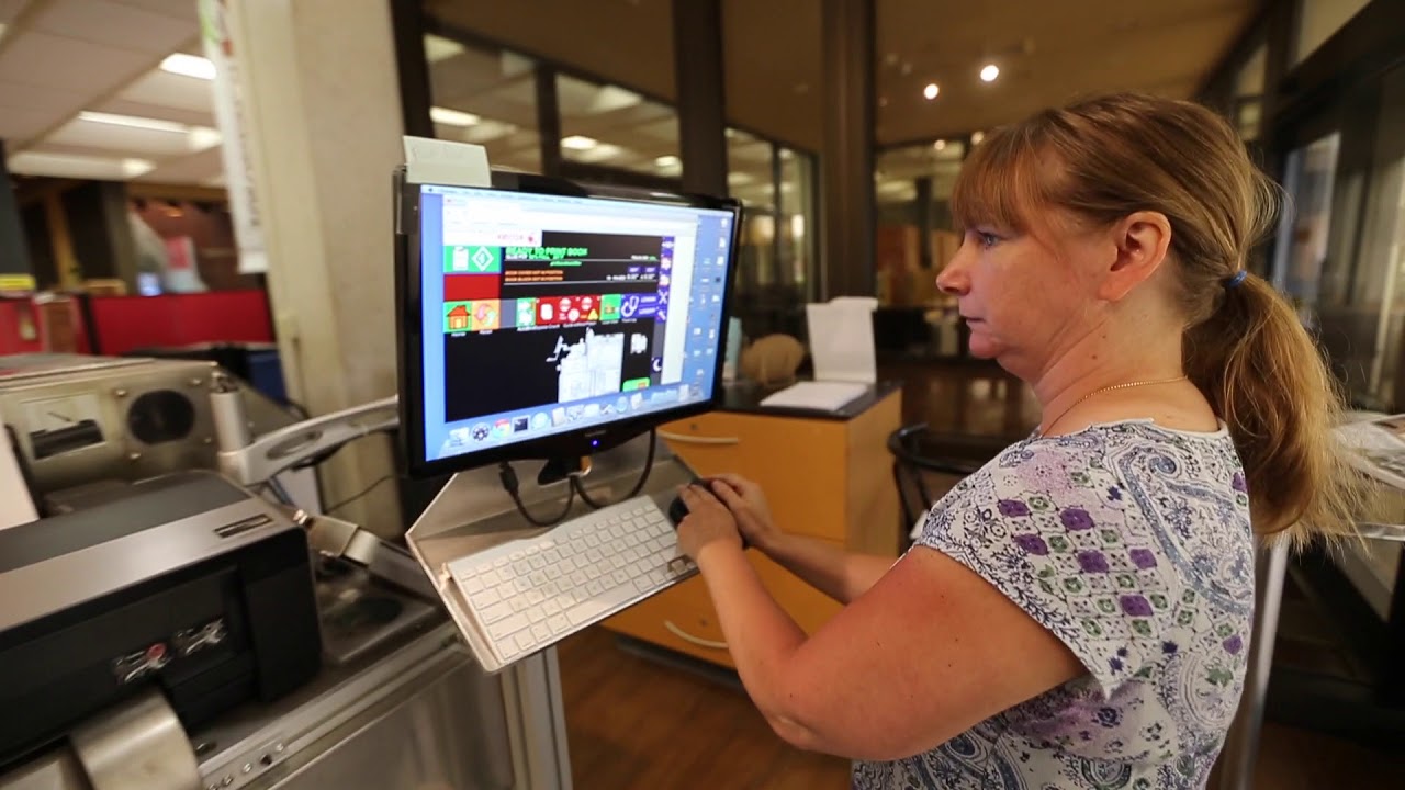Windsor library’s self-publishing machine is a hit - YouTube