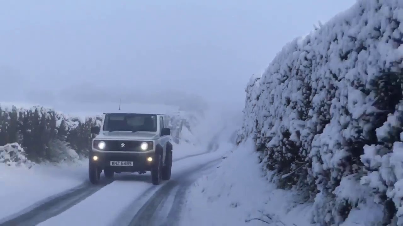 Suzuki Jimny Snow fun!! - YouTube