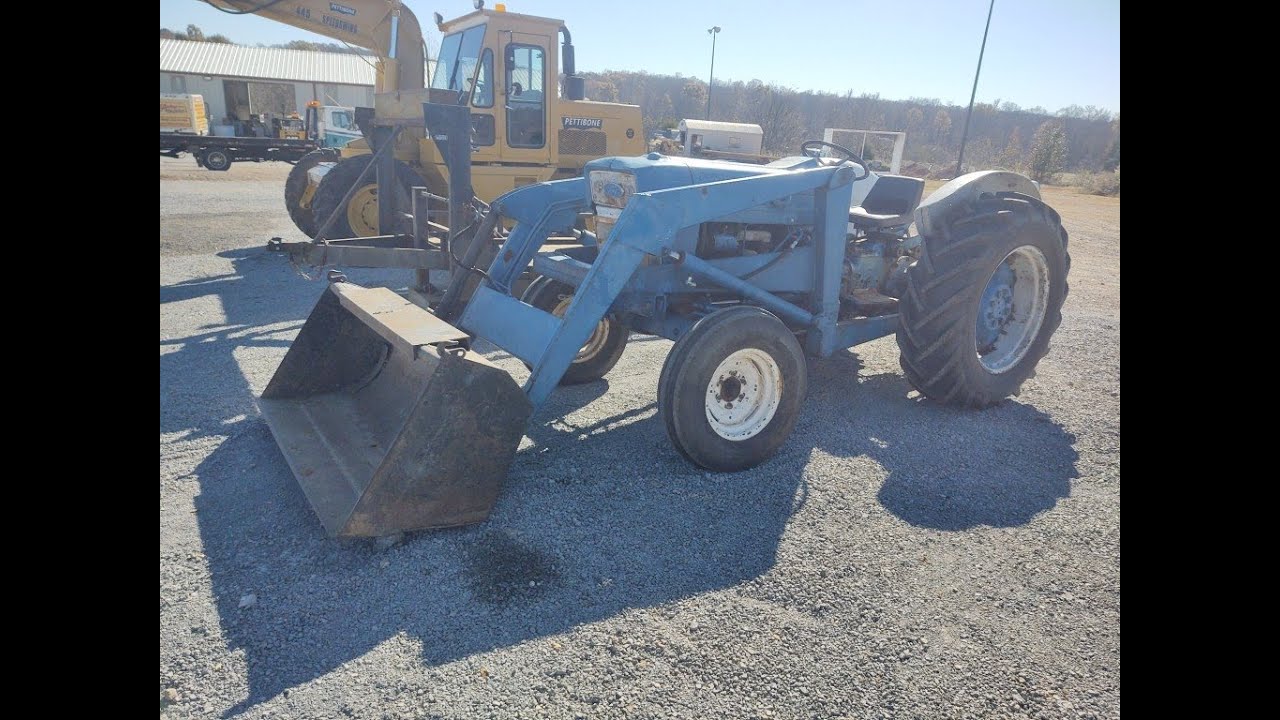 4000 Ford Tractor With Loader Being Auctioned By Fowler Auction - YouTube
