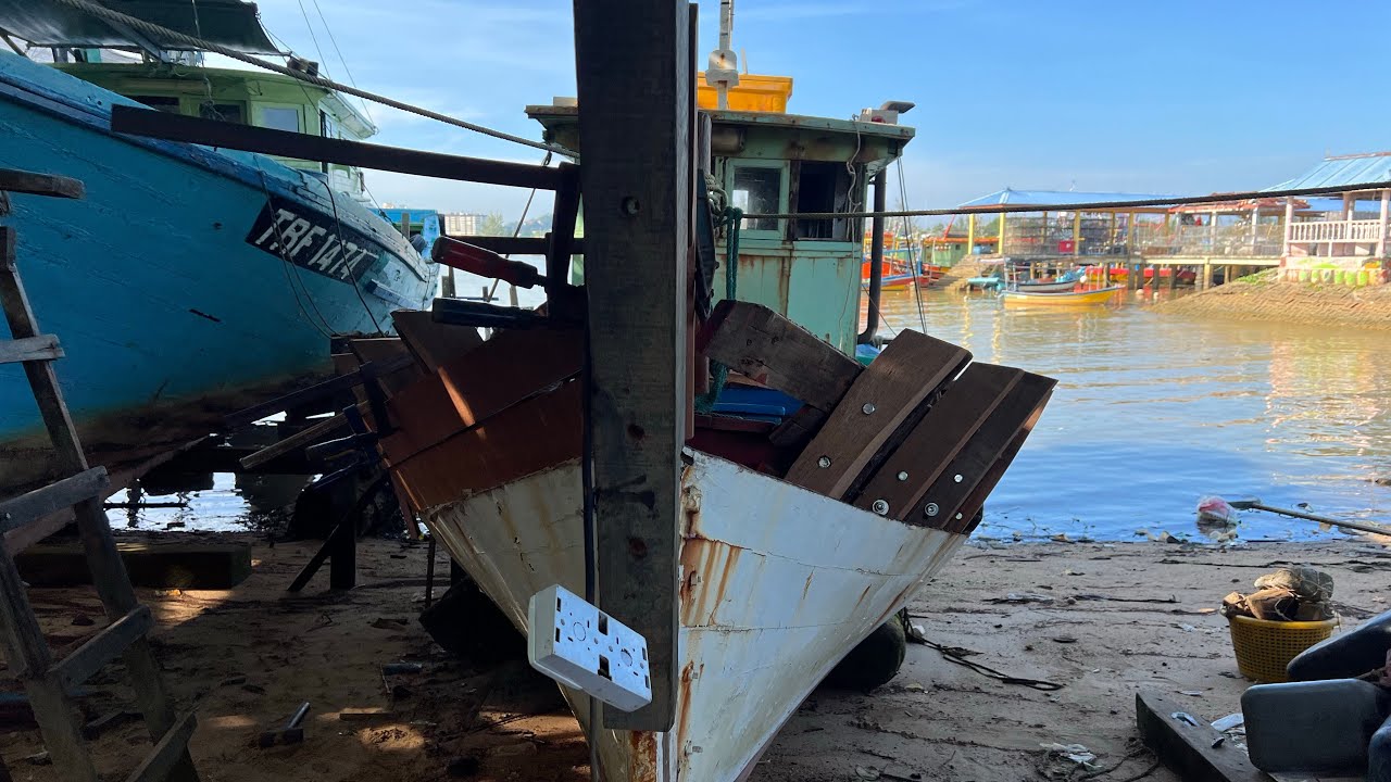 Eps II Bot Nelayan Cendering Restorasi Di Kuala Terengganu - YouTube