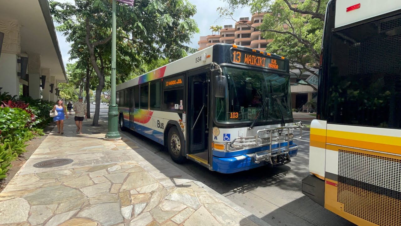 Thebus Honolulu Bus' 534 Gillig Low Floor 40' Ft Route 13 Waikiki, U.H ...