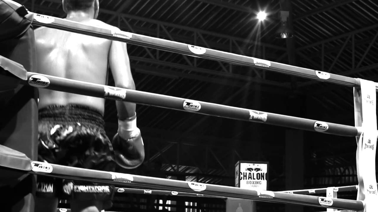 Australian boxer, Ricky Colosimo trains and fights with Tiger Muay Thai ...