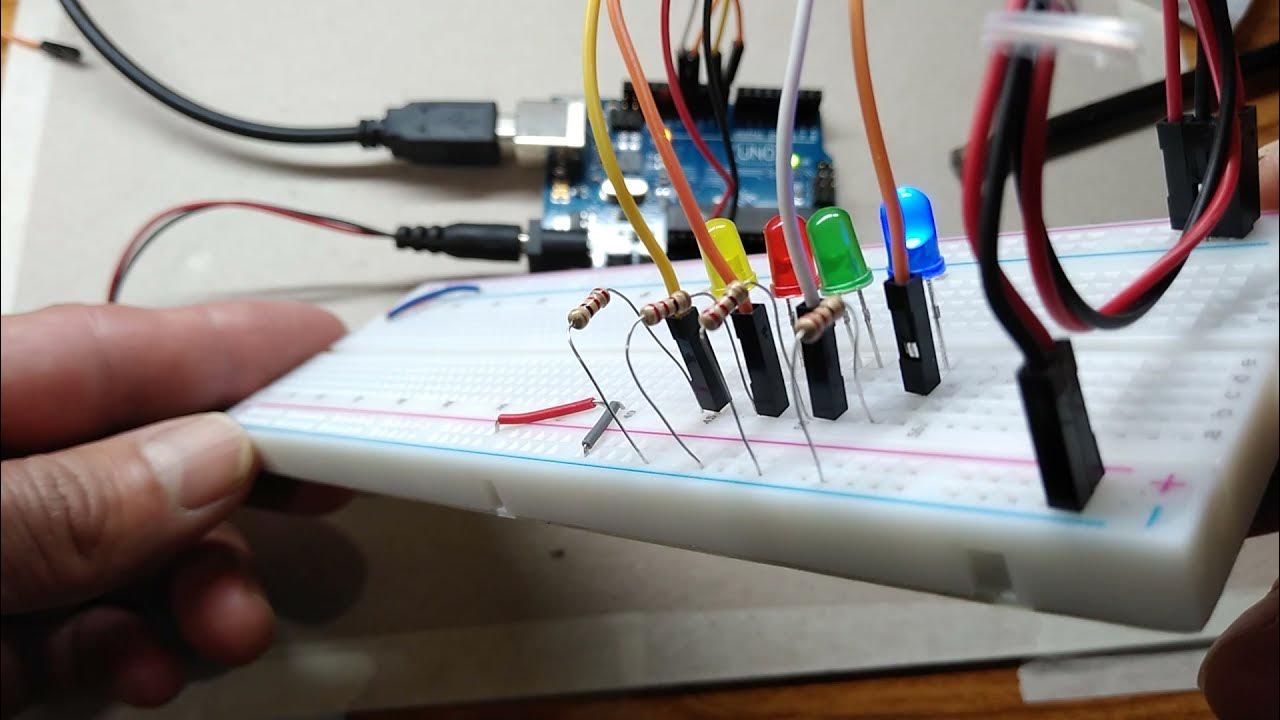 Circuito para 4 led con Protoboard y Arduino - YouTube