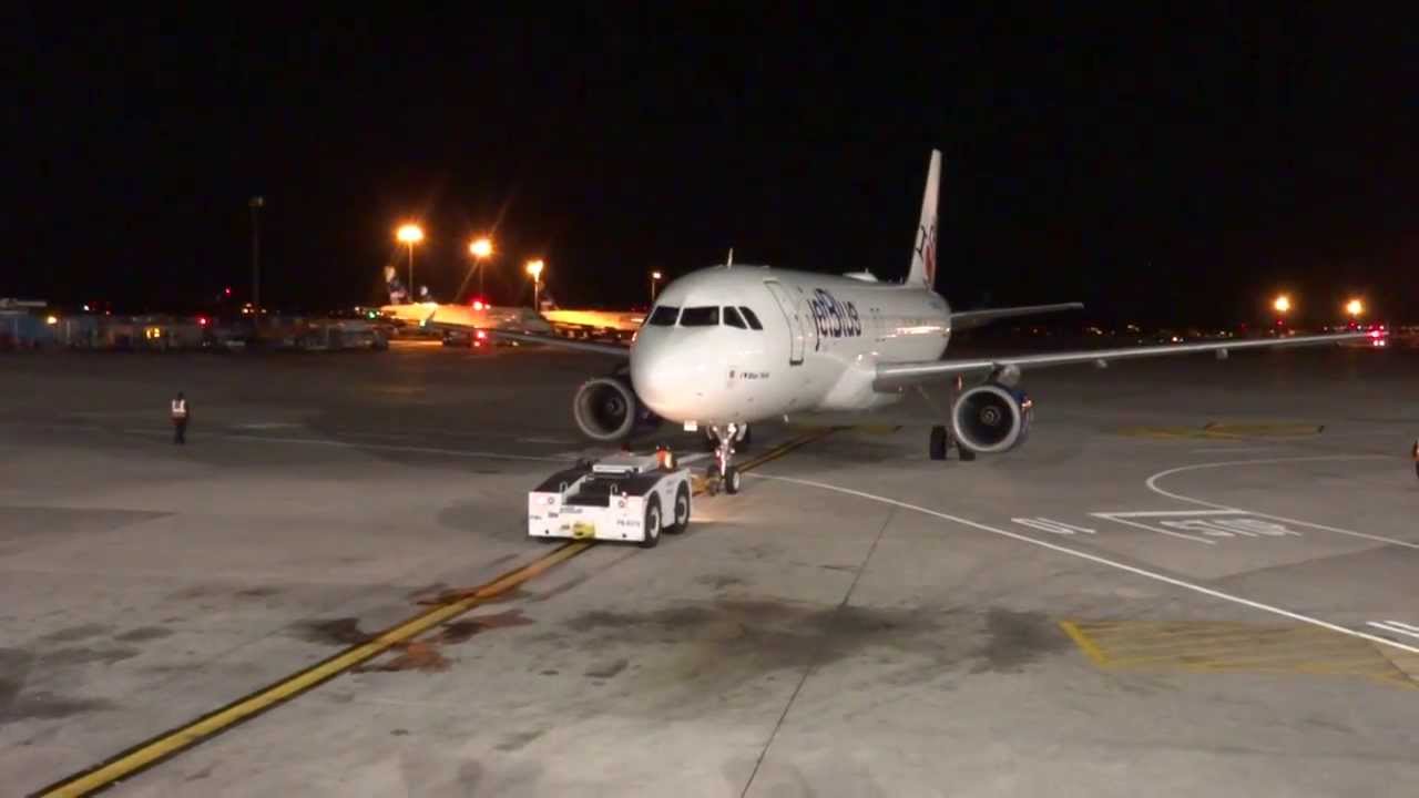 JetBlue Airways A320 Airbus (I love Blue York) night time pushback at ...