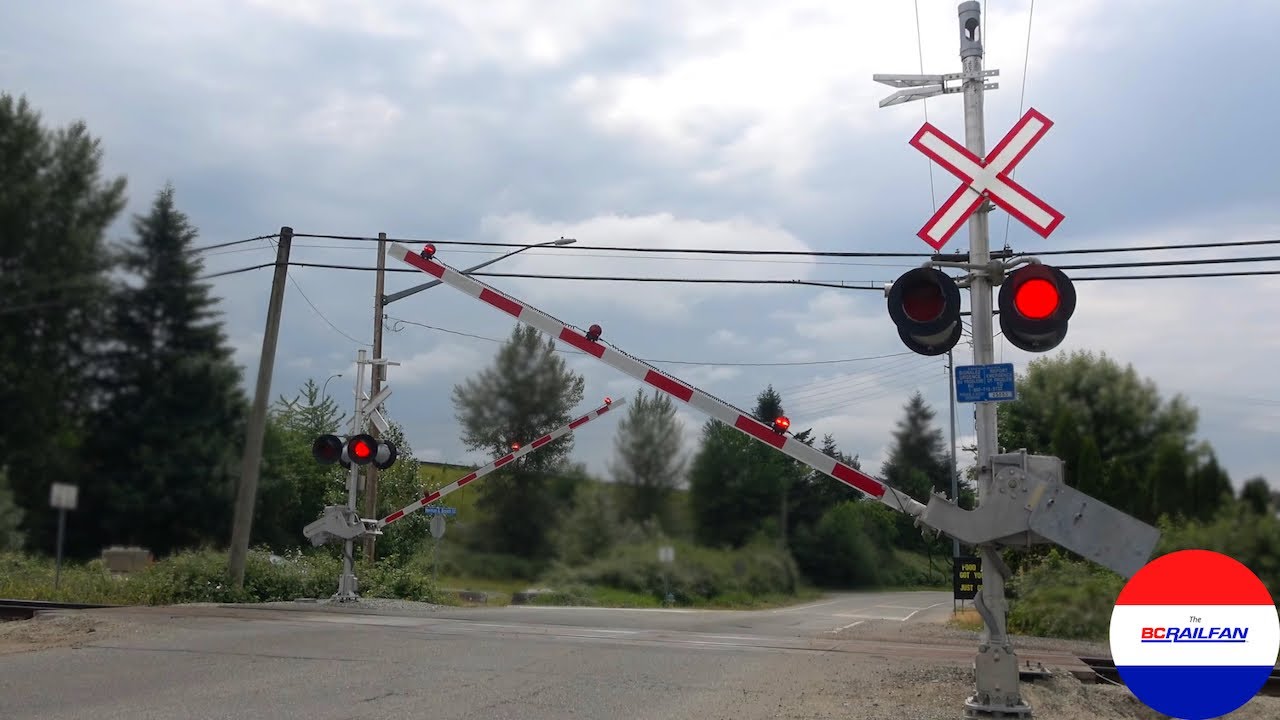 New Signals | Railroad Crossing | London Avenue, Mission, BC (Video 2 ...