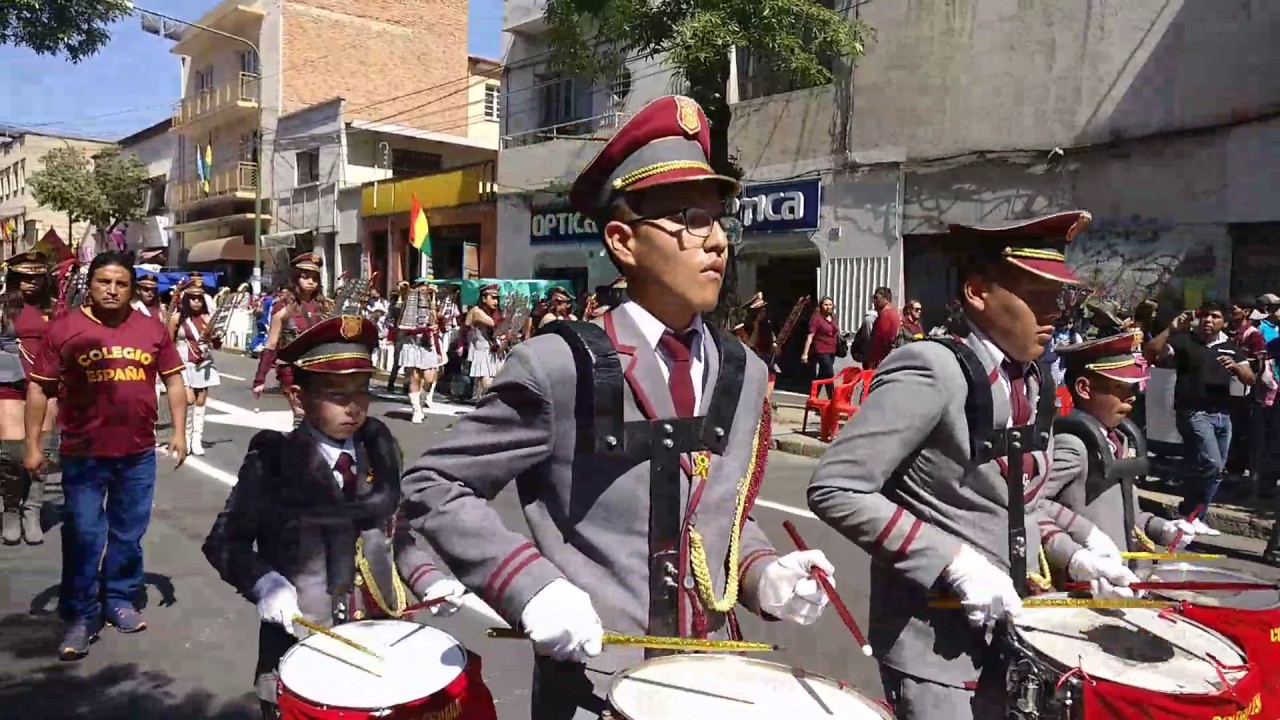 Desfile del 6 de agosto - YouTube