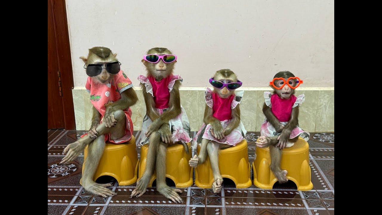 4 Siblings Sit Like A BOSS Very WELL-MANNERED Waiting Mom To Come ...