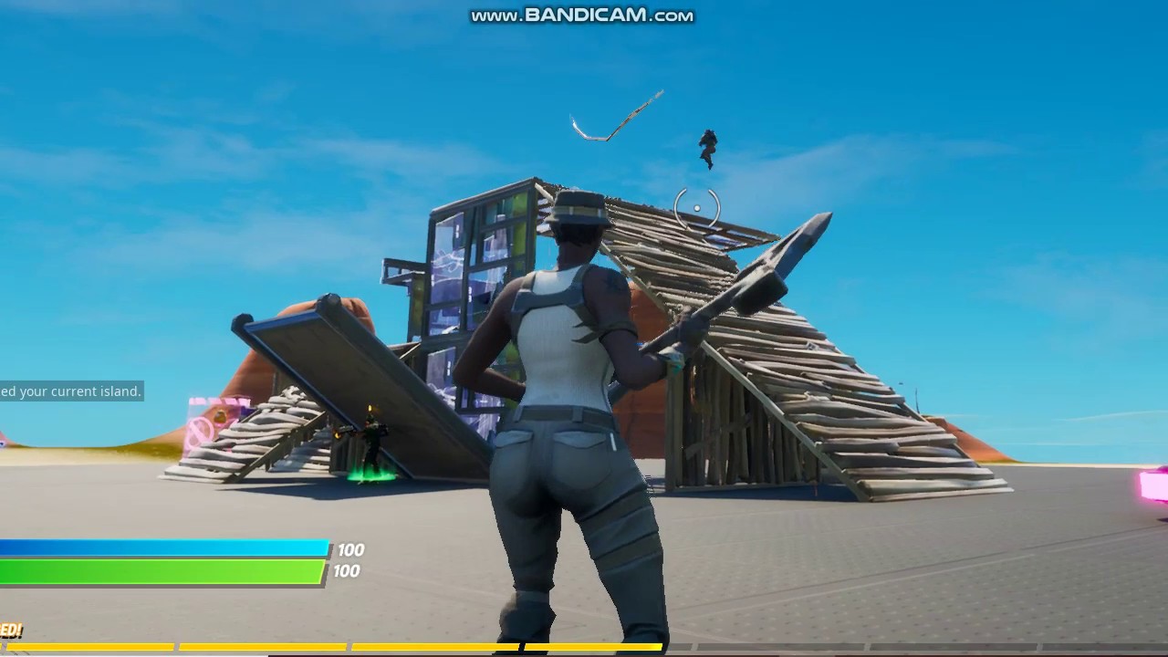 FIRST VIDEO EVER!!! Getting to know how to build fight and 1v1 - YouTube