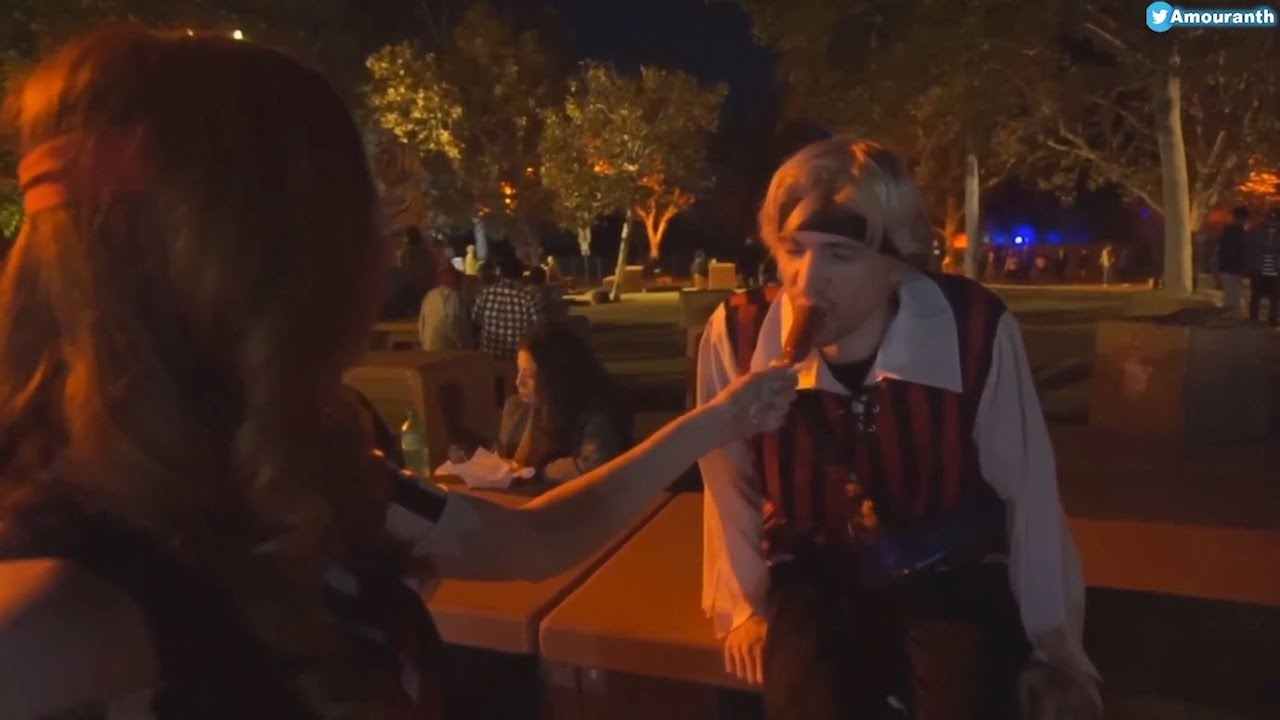 xQc Eats Amouranth's Sausage... - YouTube