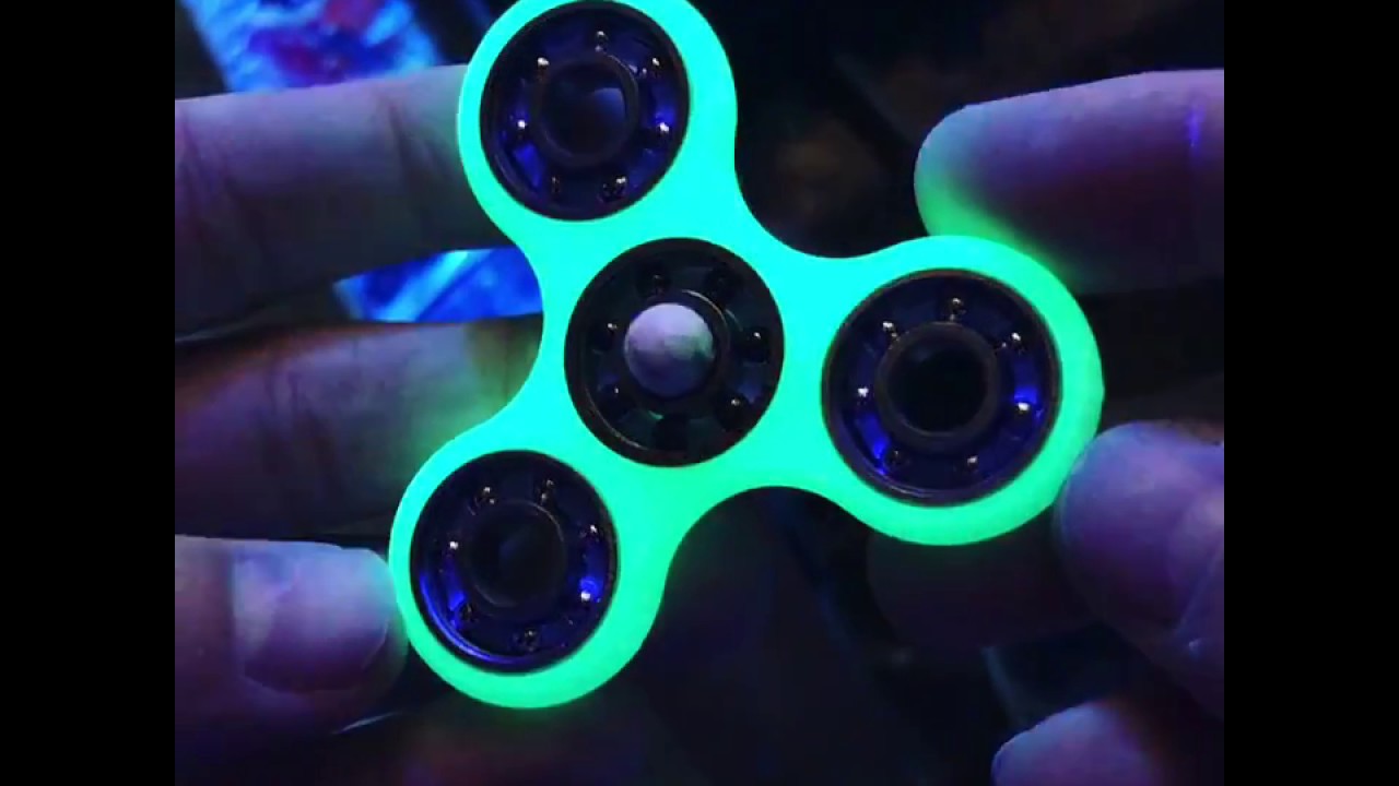 Glowing Fidget Spinner w/ Howlite Bead - YouTube