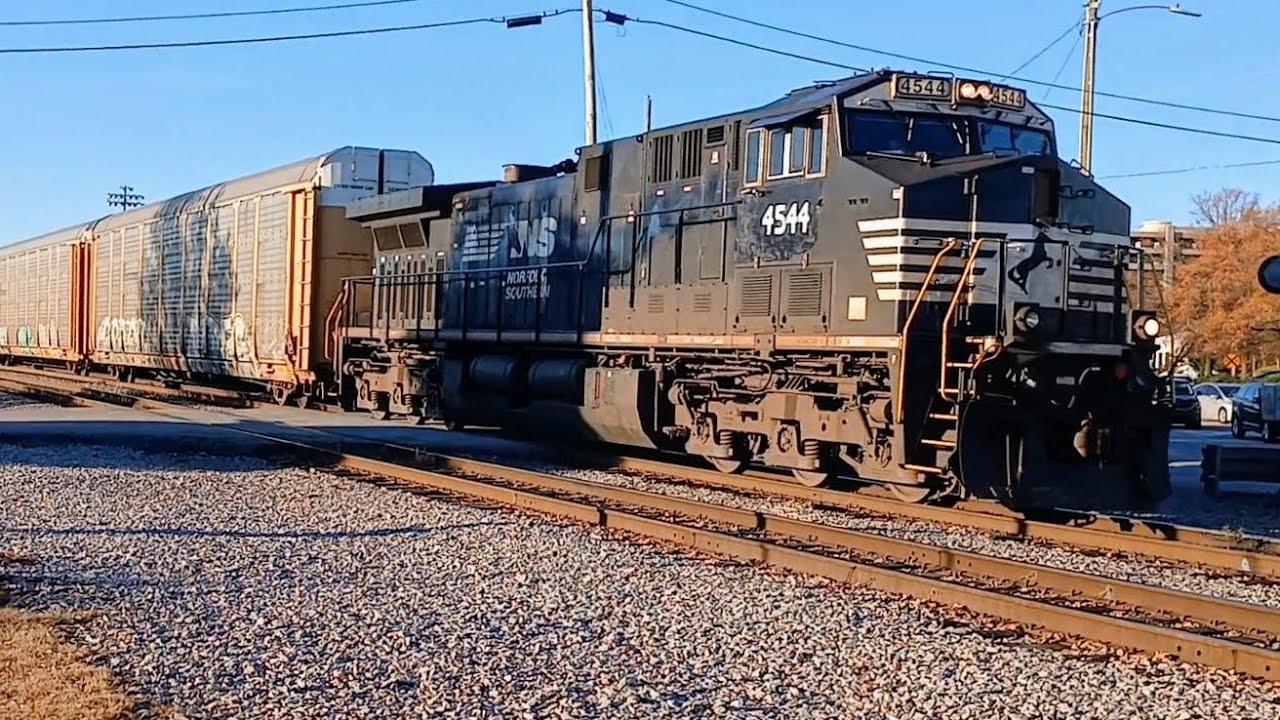 NS 4544 leads NS 18D into Columbia SC - YouTube