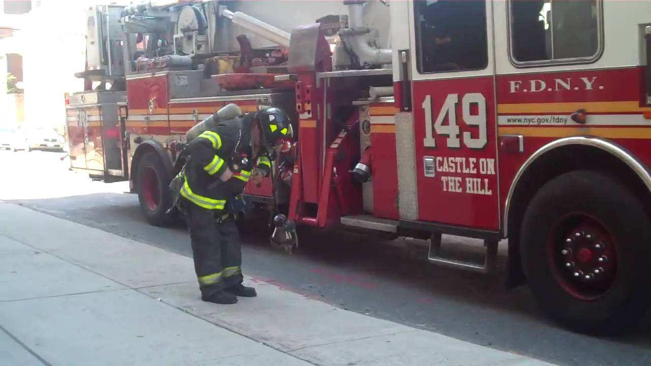 FDNY LADDER 149 LEAVING A CALL - HIGH DEFINITION - YouTube