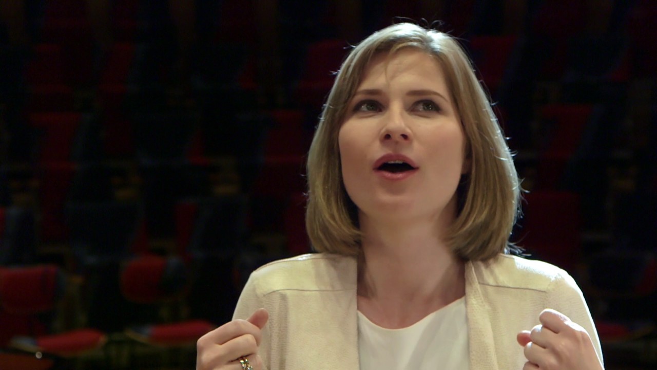 Lisa Batiashvili in the Pierre Boulez Saal on Sarah´s Music - YouTube