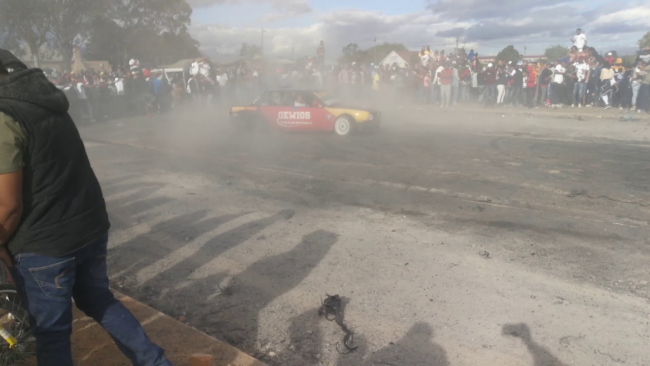 Box shape BMW E30 - YouTube