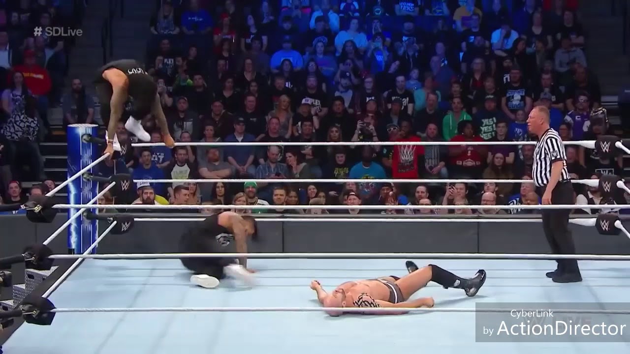 The Usos - Superkick & Uso Splash Combo - YouTube