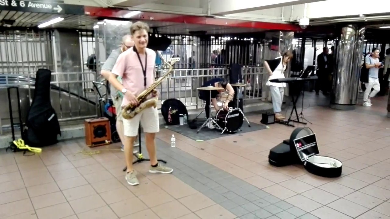 A very talented musicians of New York Subway 42 Street - YouTube