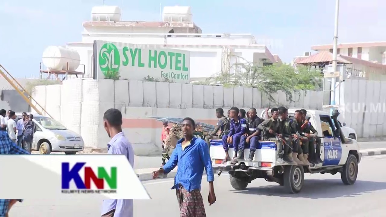 SIDEE BAY ALSHABAAB UGU SUURA GASHAY IN AY GALAAN SYL HOTEL - YouTube