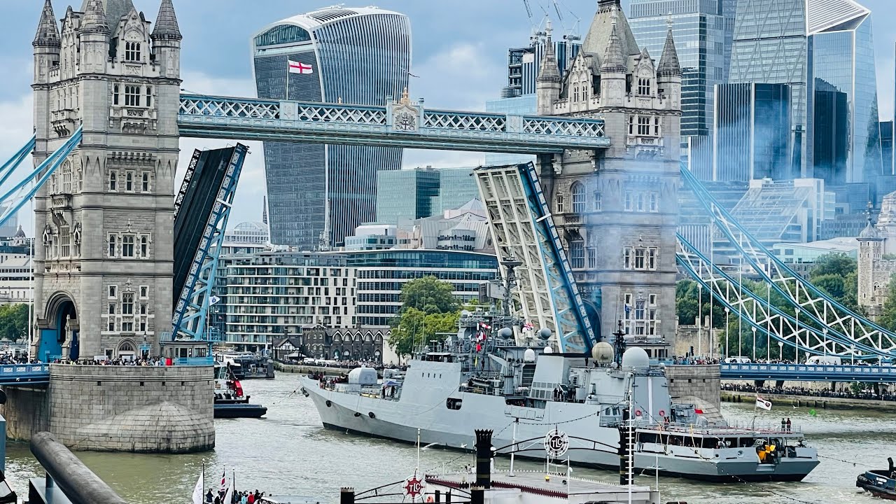 INS TABAR (F44) - INDIAN NAVY 🇮🇳 arrives in LONDON | Tower Bridge - YouTube