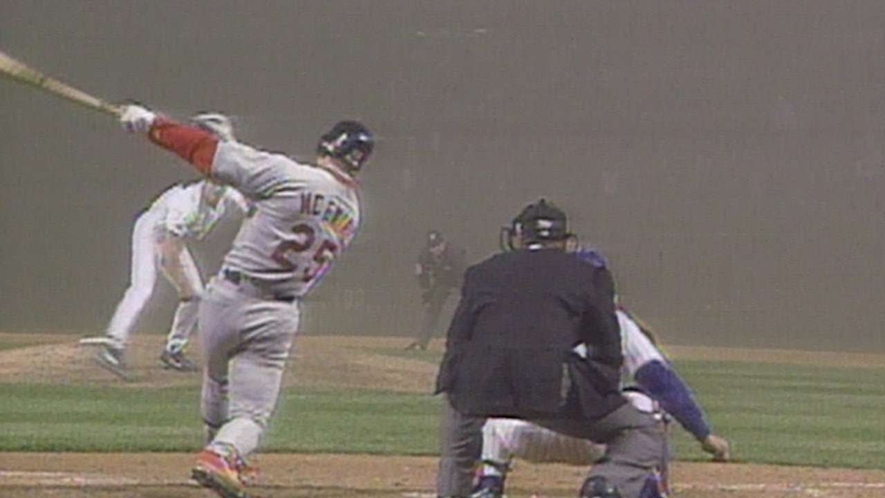 McGwire homers through the fog at Wrigley - YouTube
