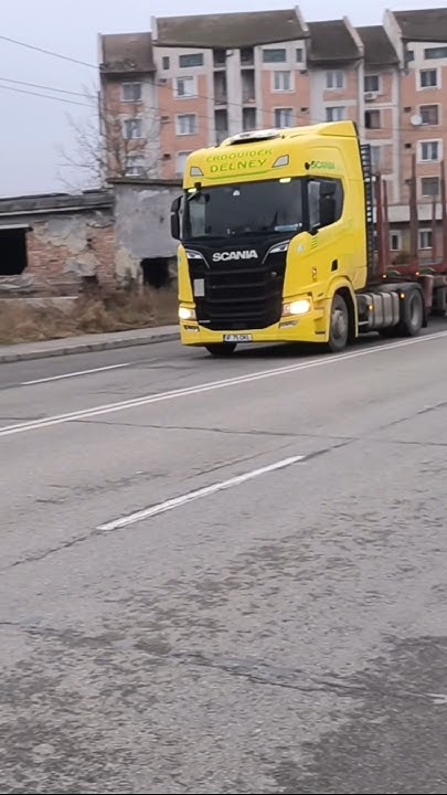 Truckspotting RO (sequence from a video) #truckspotting #trucks #scania - YouTube