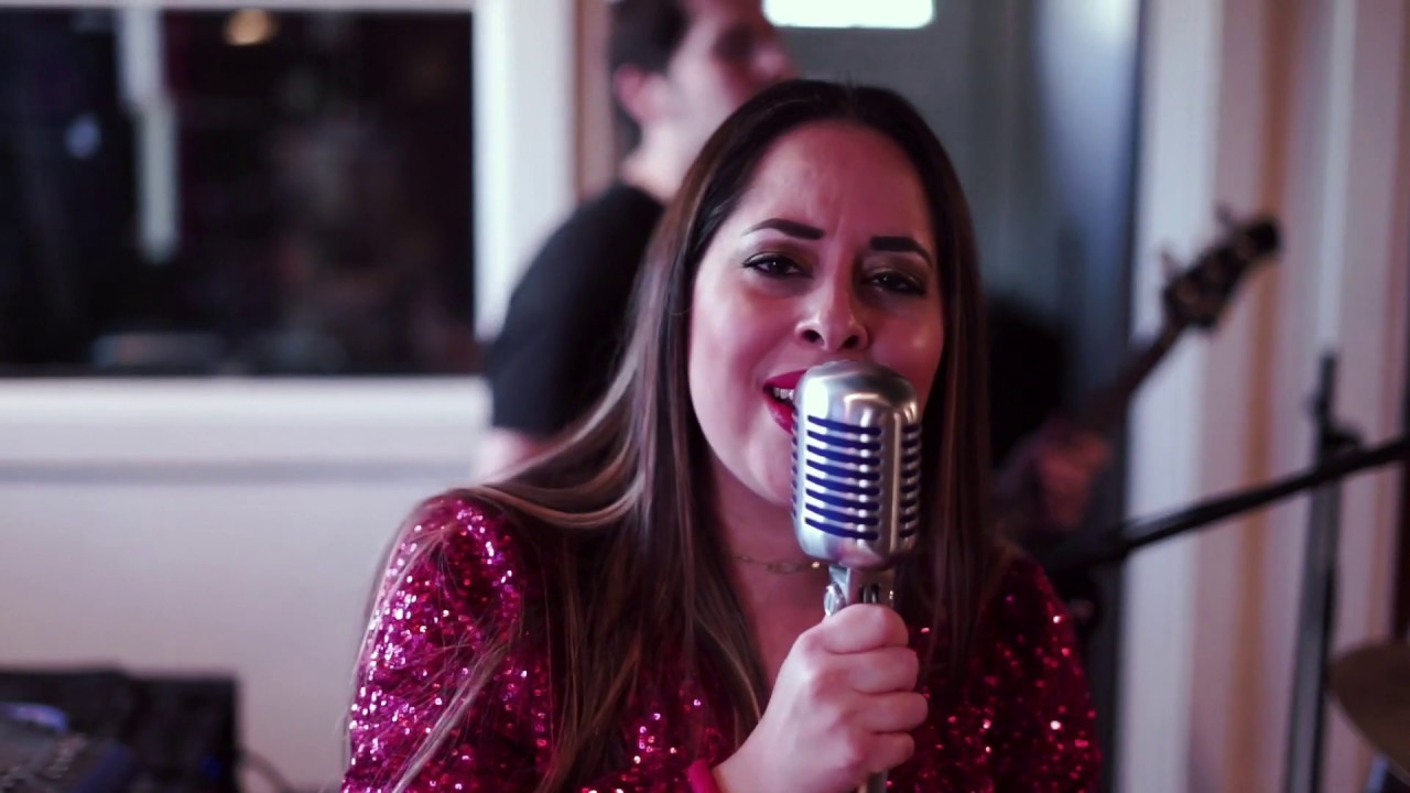 The Velvet Hues - Para Mi (Live Session) - YouTube