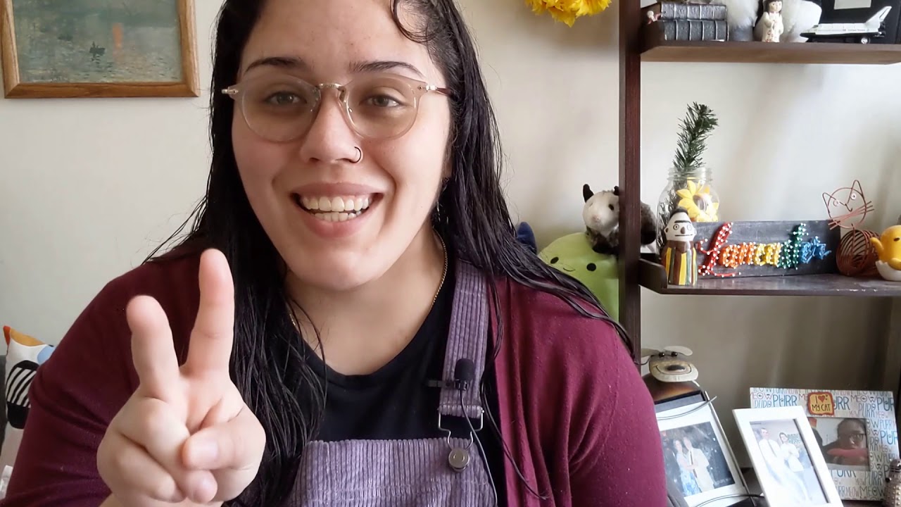 Ms. Carla's Corner- Español con Carla - YouTube