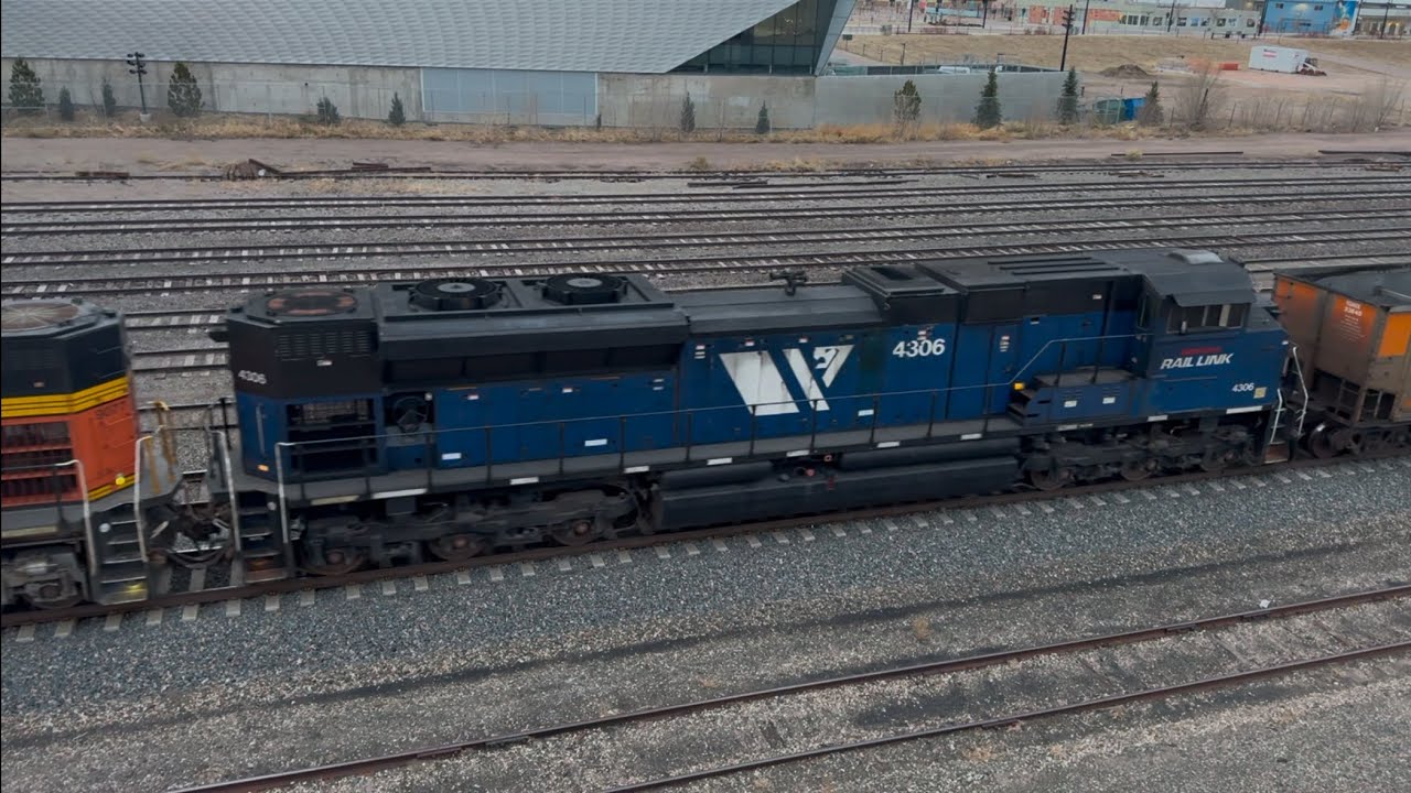 BNSF #9010 Lead’s The E-SLPBKM0-90C Through Colorado Spring’s With MRL Unit 12/25/2024. - YouTube