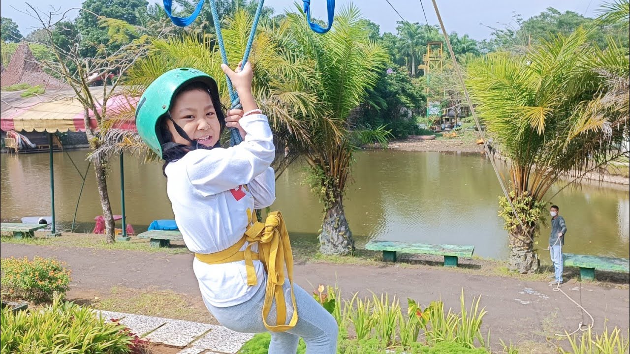 Mencoba Flying Fox di Taman Wisata Matahari Puncak Bogor - YouTube