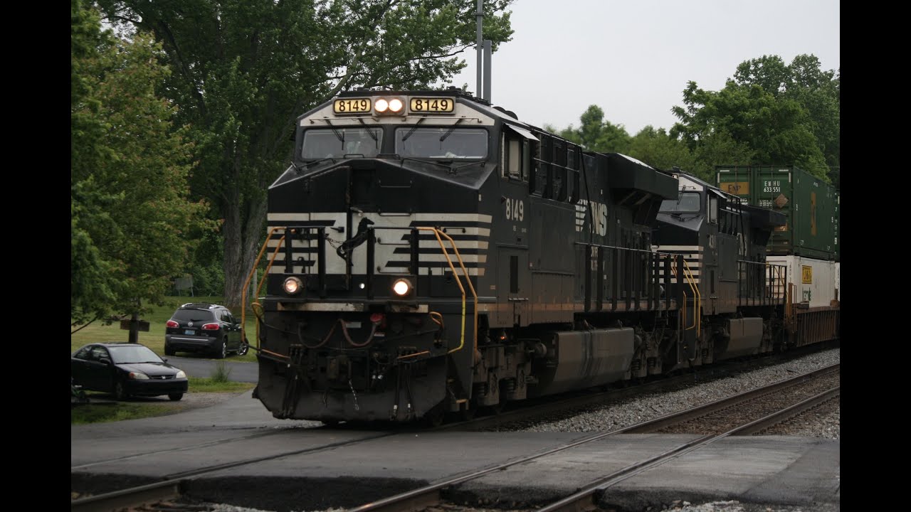 NS 8149 leads NS 224 through Greenwood (5/23/2022) - YouTube