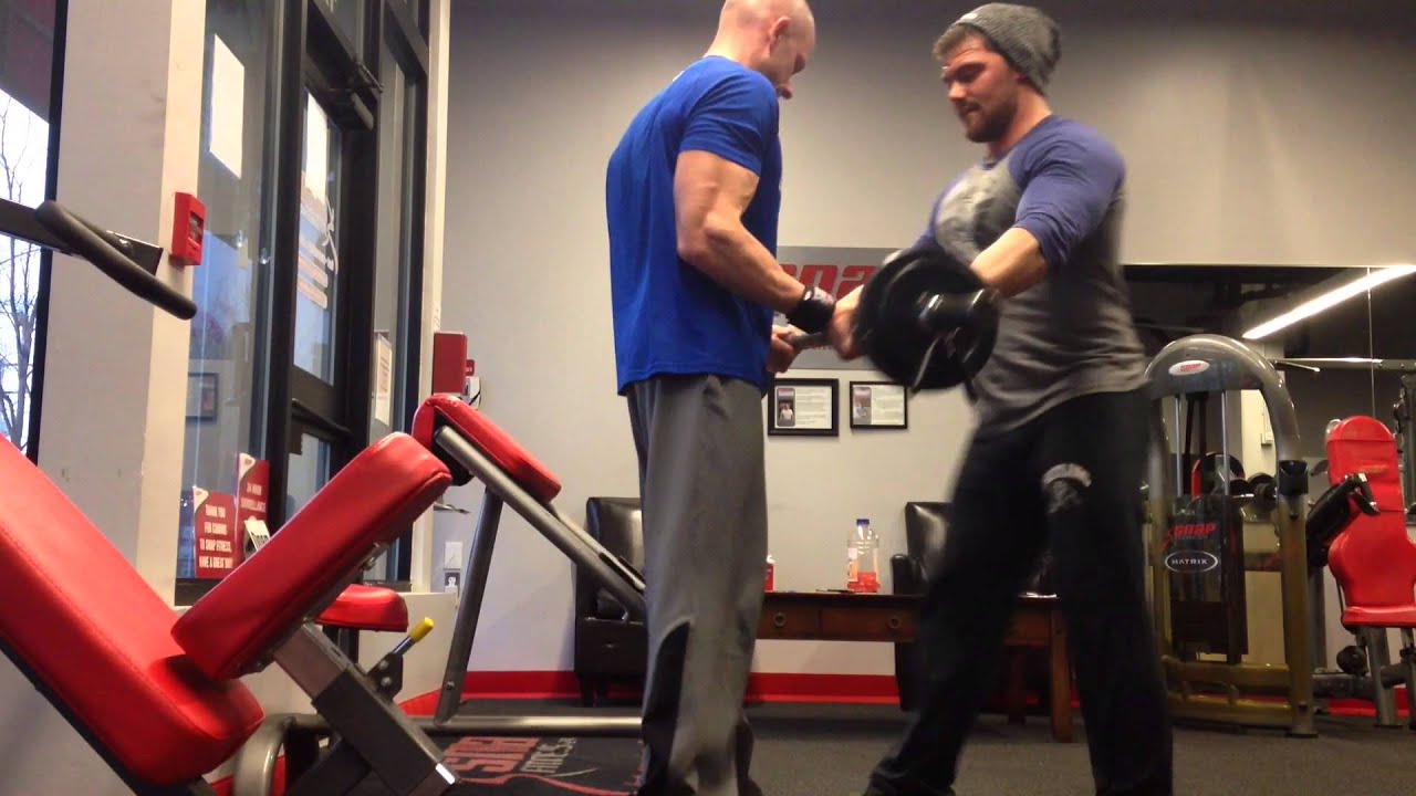 Partner curl bar for finishing exercise - YouTube